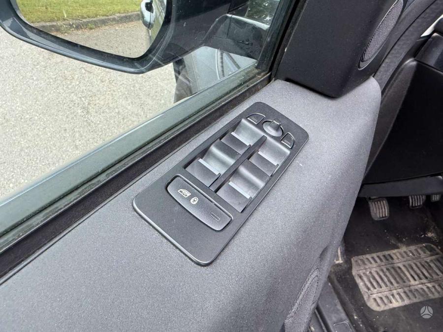 Pelēks Land Rover Discovery Sport 2020 Tauragė, ar dzinēja tilpumu 2.00 L un nobraukumu 140 tūkst. km par 12300 €, foto 13 vietnē AUTOMOTO.COM.LV