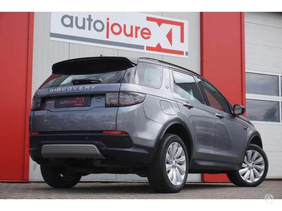 Pelēks Land Rover Discovery Sport 2020 Panevēža, ar dzinēja tilpumu 2.00 L un nobraukumu 171 tūkst. km par 15999 €, foto 4 vietnē AUTOMOTO.COM.LV