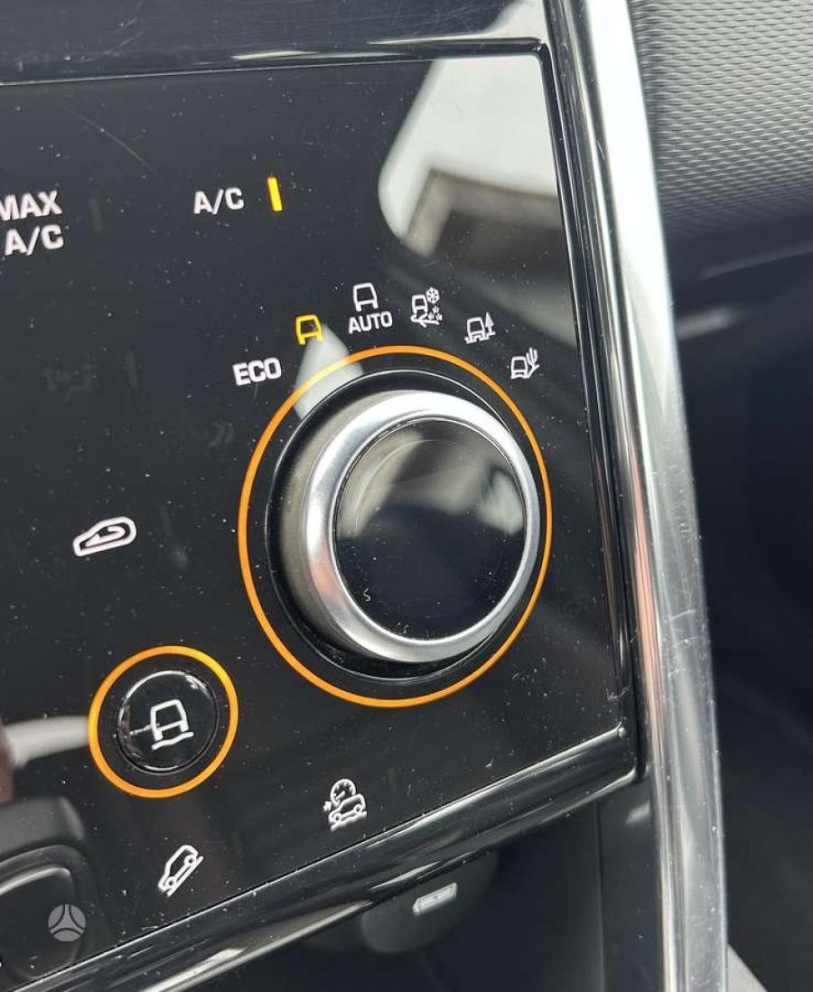 Pelēks Land Rover Discovery Sport 2020 Tauragė, ar dzinēja tilpumu 2.00 L un nobraukumu 162 tūkst. km par 14600 €, foto 23 vietnē AUTOMOTO.COM.LV