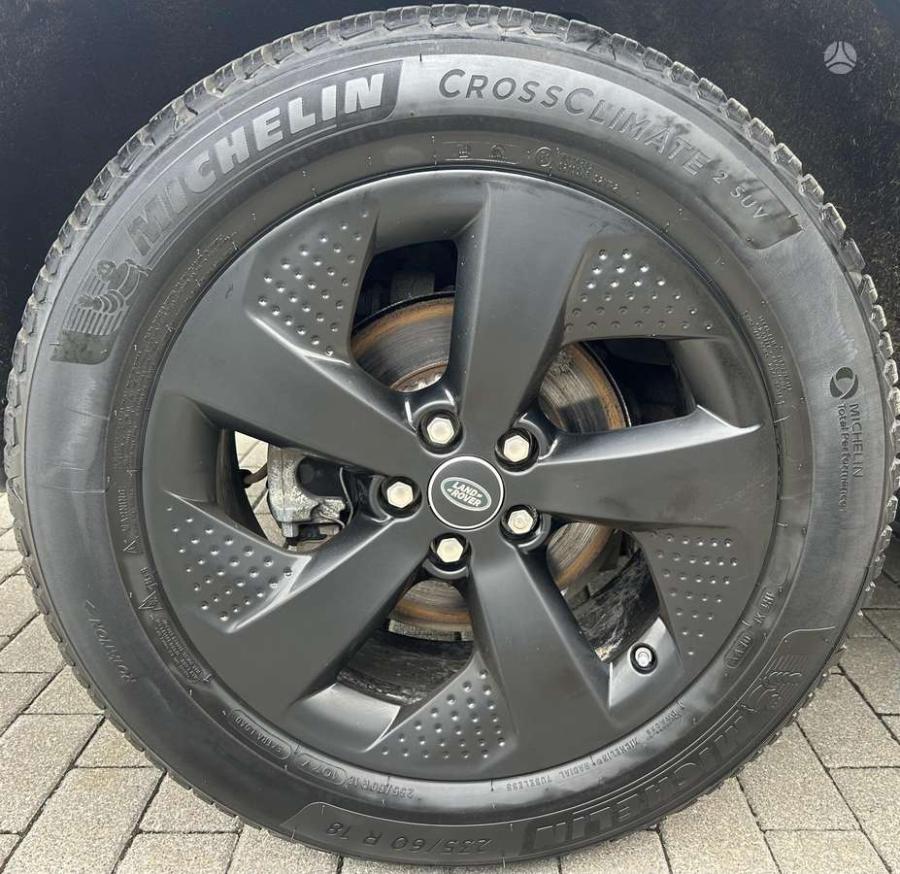 Pelēks Land Rover Discovery Sport 2020 Tauragė, ar dzinēja tilpumu 2.00 L un nobraukumu 162 tūkst. km par 14600 €, foto 32 vietnē AUTOMOTO.COM.LV