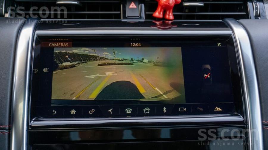 Grey Land Rover Discovery Sport 2020 in Riga, with an engine capacity of 2.00 L and mileage of 54 thousand km for 21590 €, photo 18 on AUTOMOTO.COM.LV