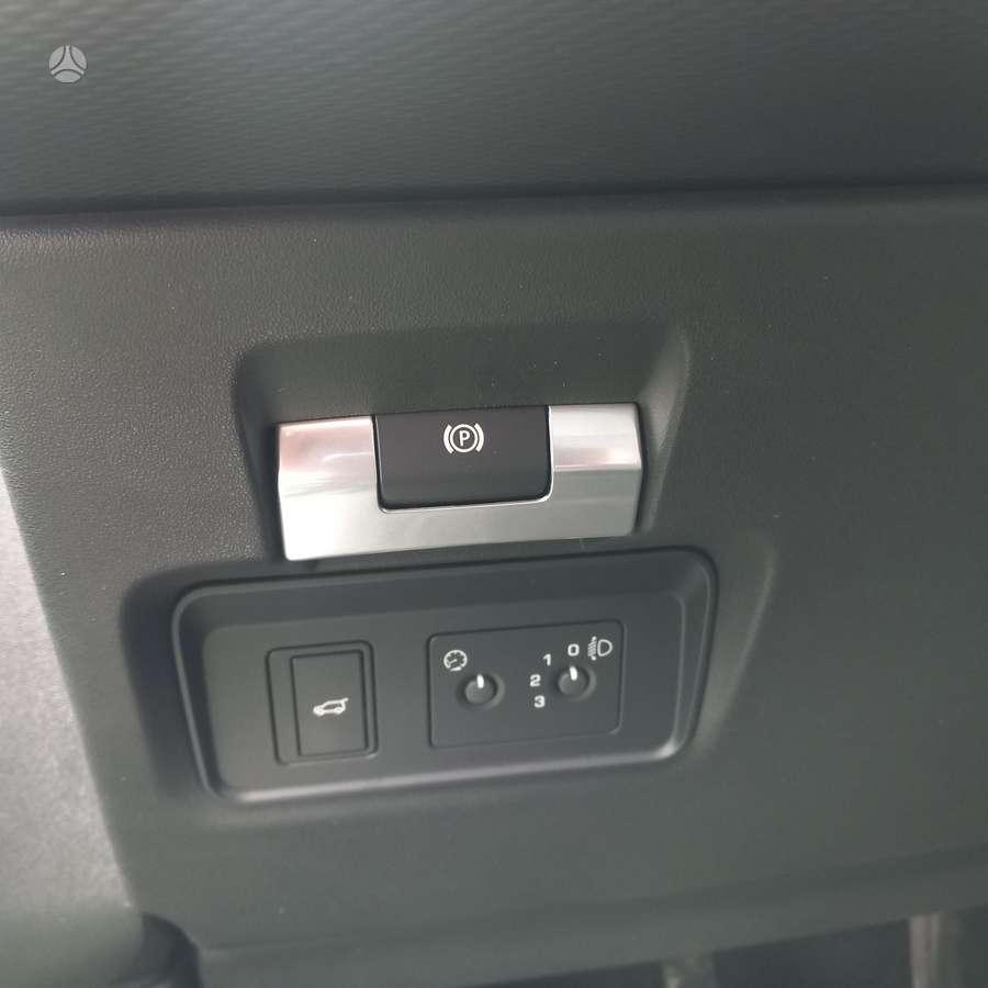 Grey Land Rover Discovery Sport 2020 in Panevezys, with an engine capacity of 2.00 L and mileage of 81 thousand km for 15900 €, photo 17 on AUTOMOTO.COM.LV