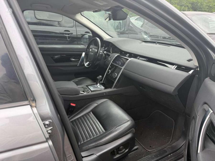 Pelēks Land Rover Discovery Sport 2021 Tauragė, ar dzinēja tilpumu 2.00 L un nobraukumu 207 tūkst. km par 13200 €, foto 8 vietnē AUTOMOTO.COM.LV