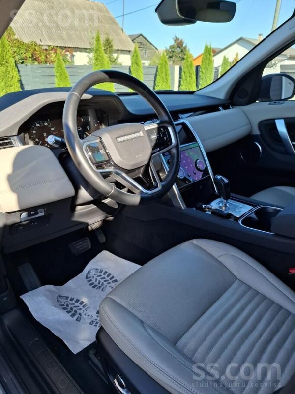 Grey Land Rover Discovery Sport 2022 in Tallinn, with an engine capacity of 2.00 L and mileage of 100 thousand km for 25500 €, photo 4 on AUTOMOTO.COM.LV