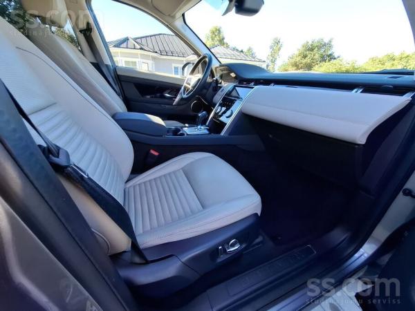 Grey Land Rover Discovery Sport 2022 in Tallinn, with an engine capacity of 2.00 L and mileage of 100 thousand km for 25500 €, photo 7 on AUTOMOTO.COM.LV