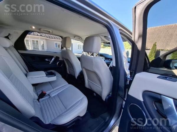 Grey Land Rover Discovery Sport 2022 in Tallinn, with an engine capacity of 2.00 L and mileage of 100 thousand km for 25500 €, photo 9 on AUTOMOTO.COM.LV
