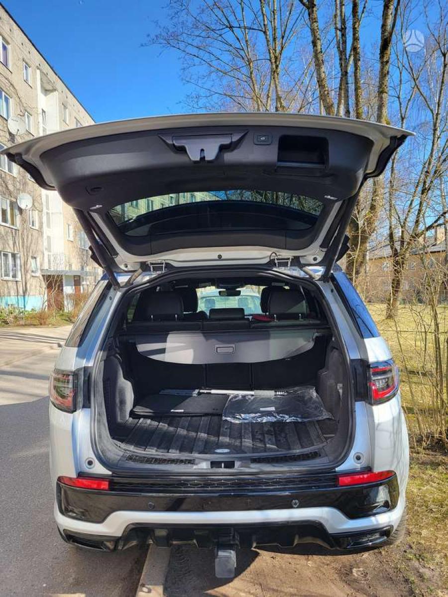 Grey Land Rover Discovery Sport 2023 in Vilnius, with an engine capacity of 2.00 L and mileage of 12 thousand km for 31950 €, photo 20 on AUTOMOTO.COM.LV