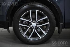 Pelēks Land Rover Discovery Sport 2023 Rīga, ar dzinēja tilpumu 2.00 L un nobraukumu 92 tūkst. km par 26500 €, foto 14 vietnē AUTOMOTO.COM.LV