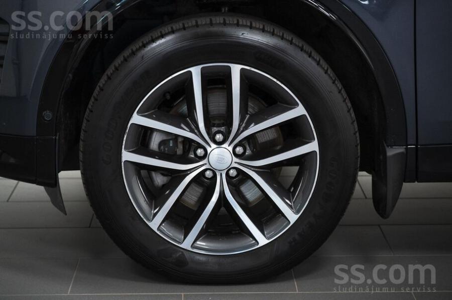 Pelēks Land Rover Discovery Sport 2023 Rīga, ar dzinēja tilpumu 2.00 L un nobraukumu 92 tūkst. km par 26500 €, foto 14 vietnē AUTOMOTO.COM.LV