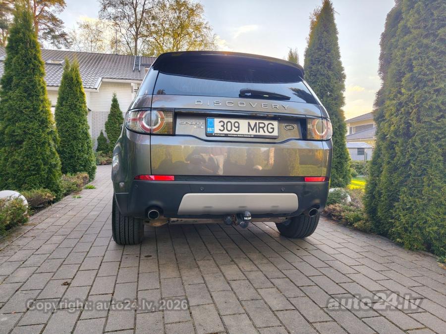 Pelēks Land Rover Discovery Sport 2017 Mardu, ar dzinēja tilpumu 2.00 L un nobraukumu 150 tūkst. km par 12000 €, foto 5 vietnē AUTOMOTO.COM.LV