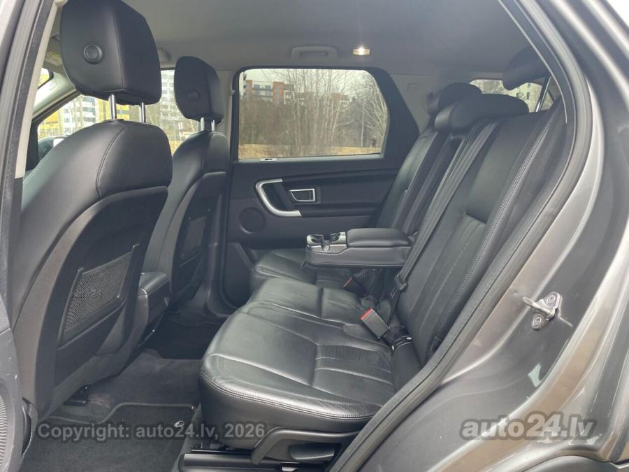 Grey Land Rover Discovery Sport 2018 in Tallinn, with an engine capacity of 2.00 L and mileage of 118 thousand km for 13500 €, photo 11 on AUTOMOTO.COM.LV