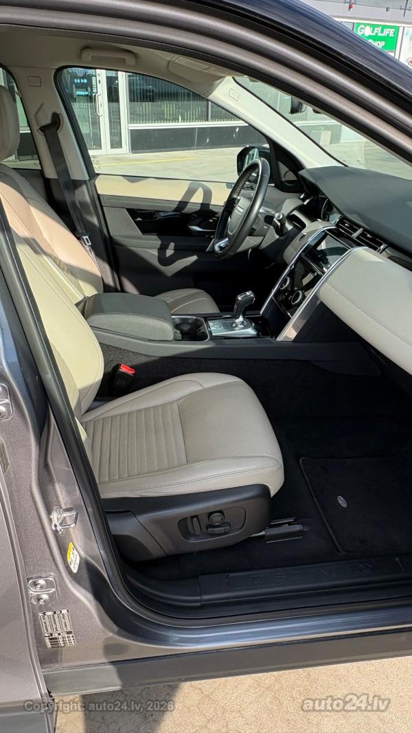 Pelēks Land Rover Discovery Sport 2020 Tallina, ar dzinēja tilpumu 2.00 L un nobraukumu 67 tūkst. km par 26490 €, foto 9 vietnē AUTOMOTO.COM.LV