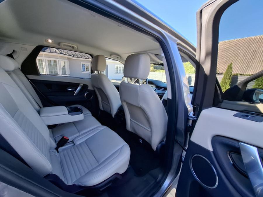 Grey Land Rover Discovery Sport 2022 in Mustvee, with an engine capacity of 0.00 L and mileage of 0 thousand km for 27500 €, photo 11 on AUTOMOTO.COM.LV