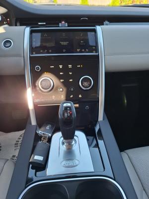 Grey Land Rover Discovery Sport 2022 in Mustvee, with an engine capacity of 0.00 L and mileage of 0 thousand km for 27500 €, photo 23 on AUTOMOTO.COM.LV