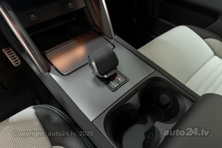 Grey Land Rover Discovery Sport 2026 in Tallinn, with an engine capacity of 2.00 L and mileage of 0 thousand km for 68700 €, photo 13 on AUTOMOTO.COM.LV