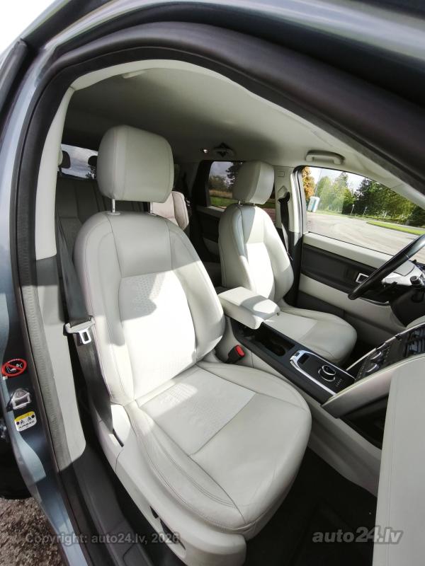 Land Rover Discovery Sport 2019 in Riga, with an engine capacity of 2.00 L and mileage of 140 thousand km for 14990 €, photo 8 on AUTOMOTO.COM.LV