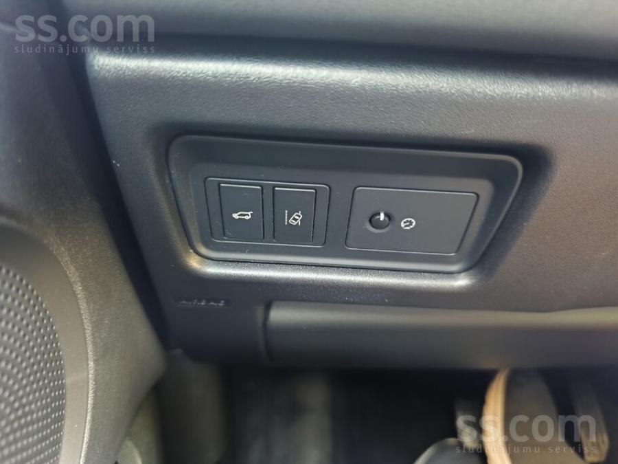 Красный Ленд Ровер Discovery Sport 2015 в Елгава, объемом двигателя 2.00 л и пробегом 0 тыс. км за 11990 €, фото 21 на AUTOMOTO.COM.LV