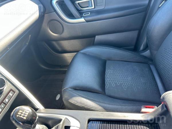 Sarkans Land Rover Discovery Sport 2015 Rīga, ar dzinēja tilpumu 2.20 L un nobraukumu 201 tūkst. km par 12550 €, foto 8 vietnē AUTOMOTO.COM.LV