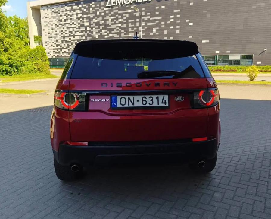 Red Land Rover Discovery Sport 2015 in Jelgava, with an engine capacity of 2.00 L and mileage of 183 thousand km for 10990 €, photo 7 on AUTOMOTO.COM.LV