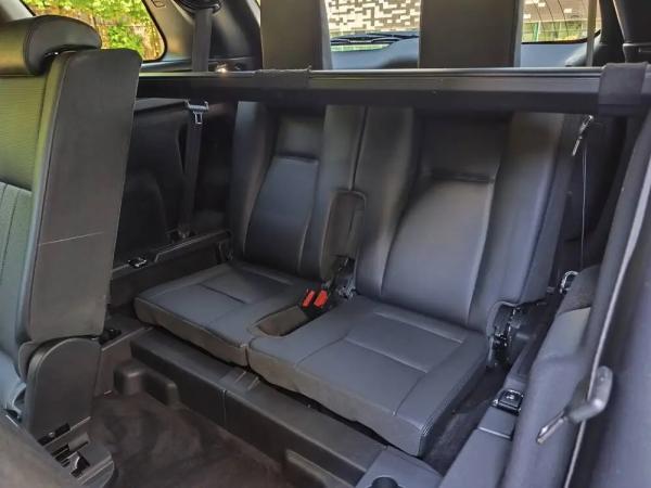 Red Land Rover Discovery Sport 2015 in Jelgava, with an engine capacity of 2.00 L and mileage of 183 thousand km for 10990 €, photo 10 on AUTOMOTO.COM.LV