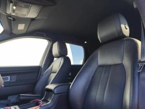 Red Land Rover Discovery Sport 2015 in Jelgava, with an engine capacity of 2.00 L and mileage of 183 thousand km for 10990 €, photo 12 on AUTOMOTO.COM.LV