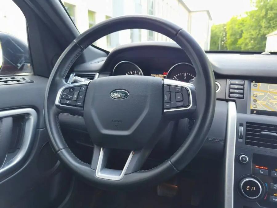 Red Land Rover Discovery Sport 2015 in Jelgava, with an engine capacity of 2.00 L and mileage of 183 thousand km for 10990 €, photo 13 on AUTOMOTO.COM.LV