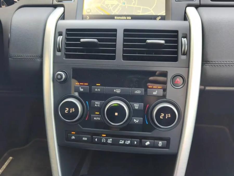 Red Land Rover Discovery Sport 2015 in Jelgava, with an engine capacity of 2.00 L and mileage of 183 thousand km for 10990 €, photo 16 on AUTOMOTO.COM.LV