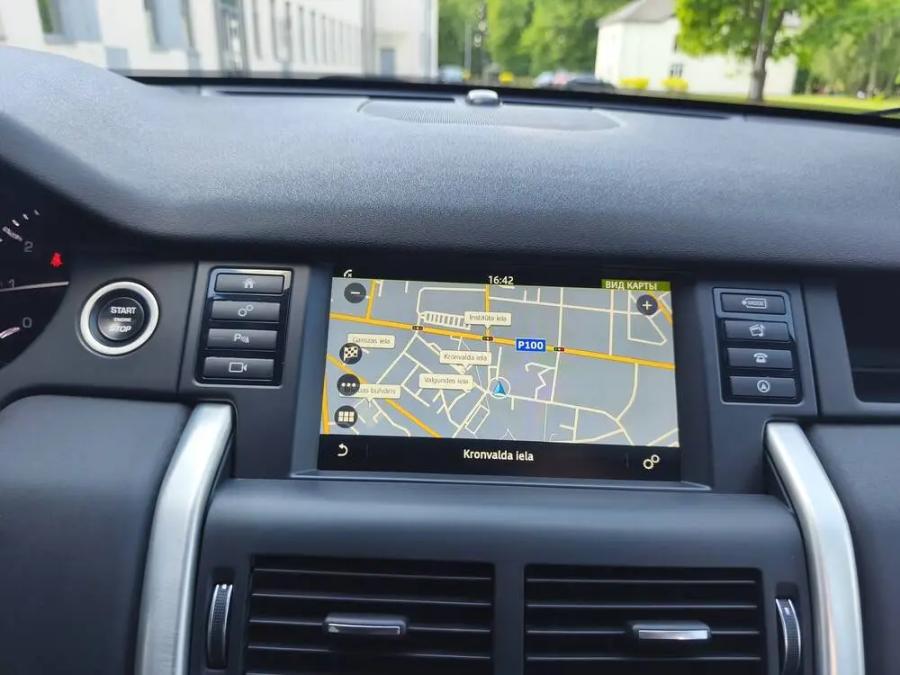 Red Land Rover Discovery Sport 2015 in Jelgava, with an engine capacity of 2.00 L and mileage of 183 thousand km for 10990 €, photo 24 on AUTOMOTO.COM.LV