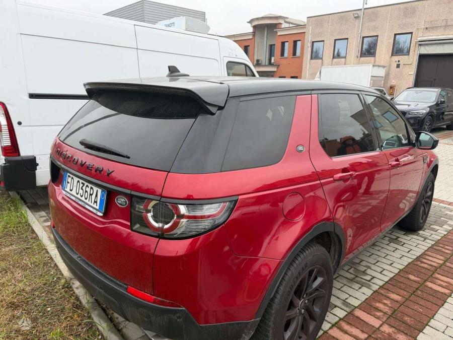 Sarkans Land Rover Discovery Sport 2016 Panevēža, ar dzinēja tilpumu 2.00 L un nobraukumu 144 tūkst. km par 8950 €, foto 4 vietnē AUTOMOTO.COM.LV