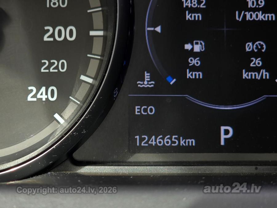 Red Land Rover Discovery Sport 2016 in Tallinn, with an engine capacity of 2.00 L and mileage of 124 thousand km for 10990 €, photo 16 on AUTOMOTO.COM.LV