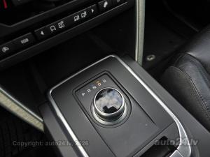 Red Land Rover Discovery Sport 2016 in Tallinn, with an engine capacity of 2.00 L and mileage of 124 thousand km for 10990 €, photo 18 on AUTOMOTO.COM.LV