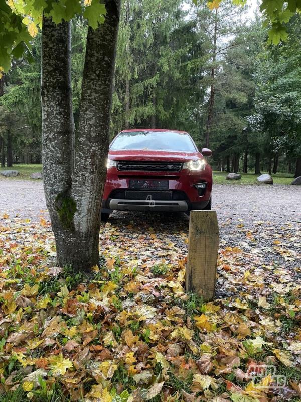 Red Land Rover Discovery Sport 2016 in Klaipeda, with an engine capacity of 2.00 L and mileage of 139 thousand km for 14965 €, photo 3 on AUTOMOTO.COM.LV
