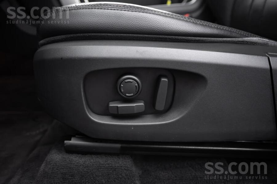 Sarkans Land Rover Discovery Sport 2017 Jelgava, ar dzinēja tilpumu 2.00 L un nobraukumu 0 tūkst. km par 12450 €, foto 18 vietnē AUTOMOTO.COM.LV