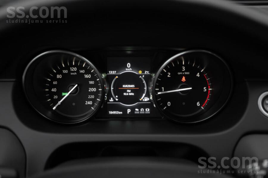 Sarkans Land Rover Discovery Sport 2017 Jelgava, ar dzinēja tilpumu 2.00 L un nobraukumu 0 tūkst. km par 12450 €, foto 28 vietnē AUTOMOTO.COM.LV