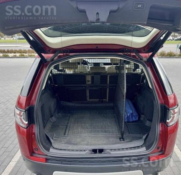 Red Land Rover Discovery Sport 2017 in Jelgava, with an engine capacity of 2.00 L and mileage of 197 thousand km for 13450 €, photo 4 on AUTOMOTO.COM.LV
