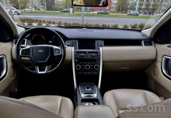 Red Land Rover Discovery Sport 2017 in Jelgava, with an engine capacity of 2.00 L and mileage of 197 thousand km for 13450 €, photo 5 on AUTOMOTO.COM.LV