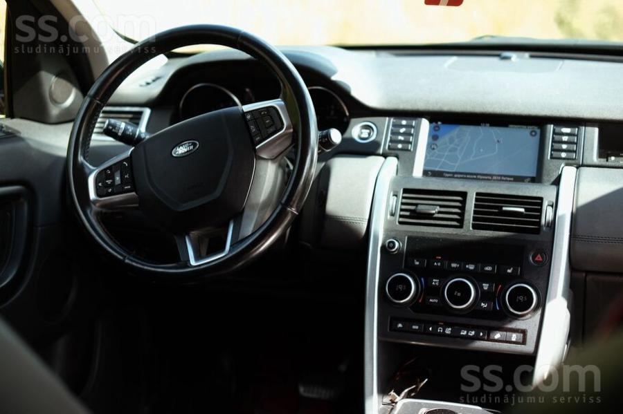 Sarkans Land Rover Discovery Sport 2017 Rīga, ar dzinēja tilpumu 2.00 L un nobraukumu 151 tūkst. km par 14000 €, foto 5 vietnē AUTOMOTO.COM.LV