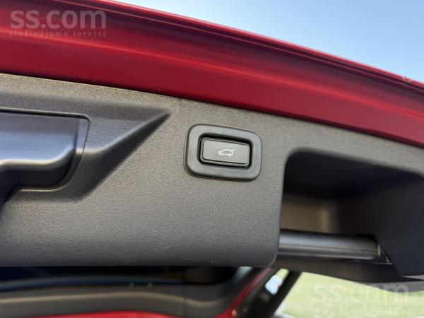 Red Land Rover Discovery Sport 2019 in Jelgava, with an engine capacity of 2.00 L and mileage of 0 thousand km for 17500 €, photo 8 on AUTOMOTO.COM.LV