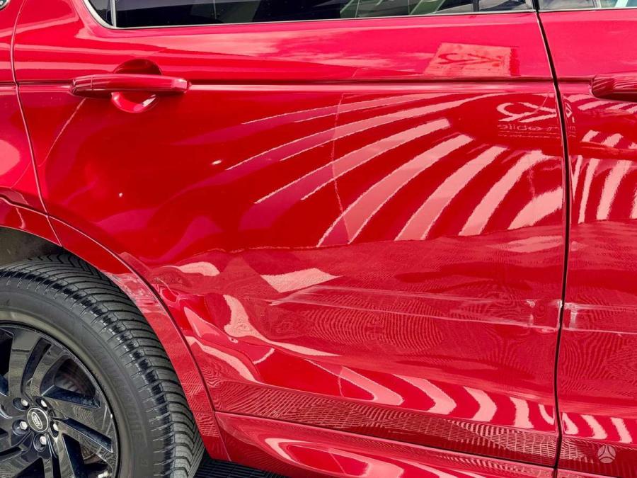 Sarkans Land Rover Discovery Sport 2021 Marijampole, ar dzinēja tilpumu 2.00 L un nobraukumu 130 tūkst. km par 15900 €, foto 17 vietnē AUTOMOTO.COM.LV