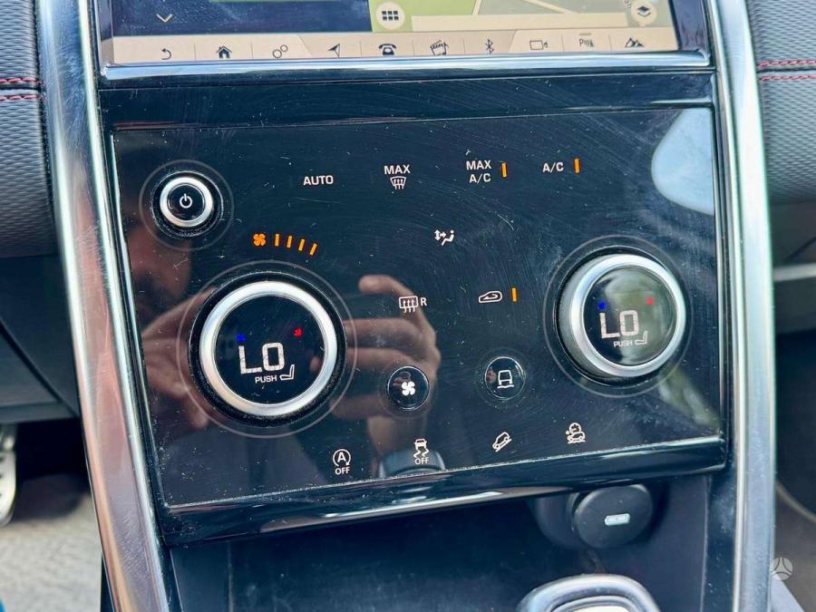 Sarkans Land Rover Discovery Sport 2021 Marijampole, ar dzinēja tilpumu 2.00 L un nobraukumu 130 tūkst. km par 15900 €, foto 35 vietnē AUTOMOTO.COM.LV