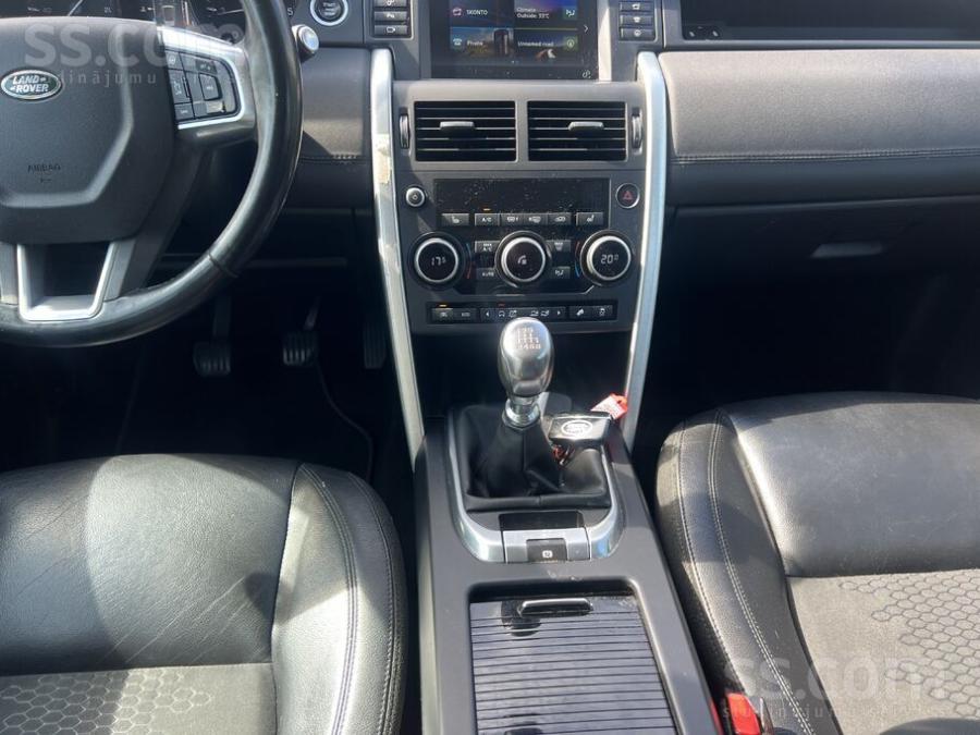 Land Rover Discovery Sport 2016 in Valmiera, with an engine capacity of 2.00 L and mileage of 0 thousand km for 9200 €, photo 8 on AUTOMOTO.COM.LV