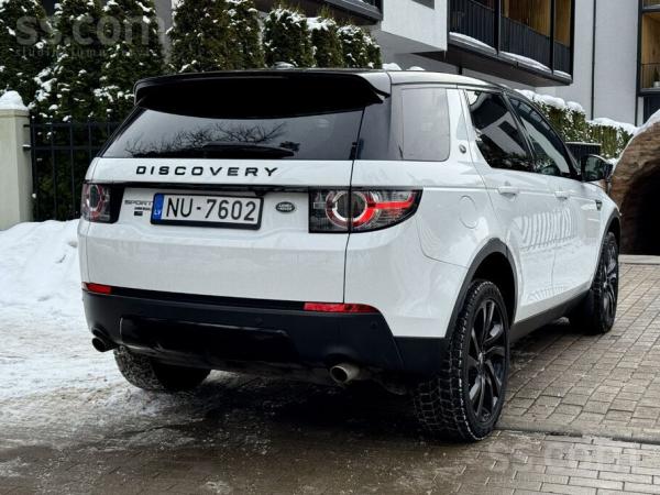 White Land Rover Discovery Sport 2015 in Jelgava, with an engine capacity of 2.20 L and mileage of 204 thousand km for 14800 €, photo 3 on AUTOMOTO.COM.LV