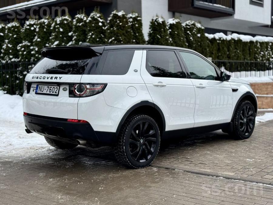 White Land Rover Discovery Sport 2015 in Jelgava, with an engine capacity of 2.20 L and mileage of 204 thousand km for 14800 €, photo 7 on AUTOMOTO.COM.LV