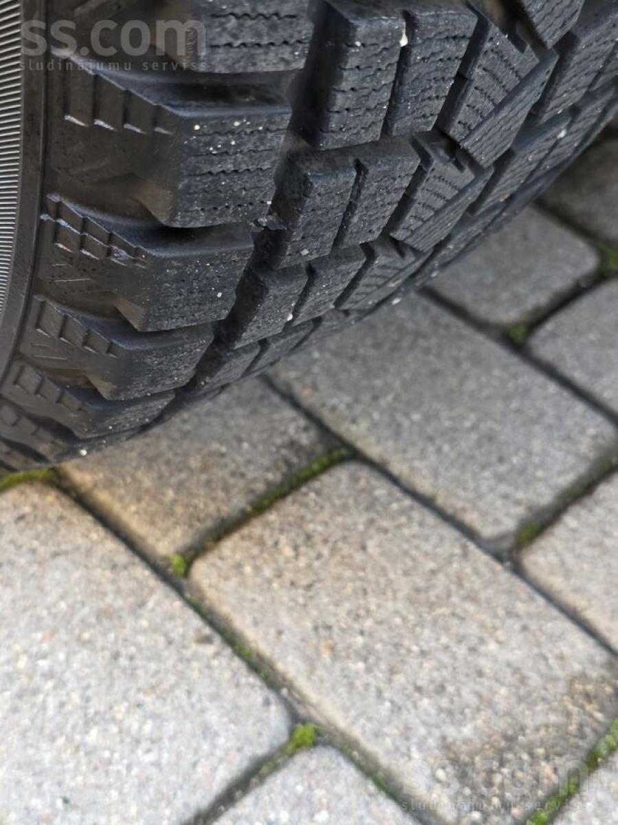 White Land Rover Discovery Sport 2015 in Daugavpils, with an engine capacity of 2.00 L and mileage of 129 thousand km for 16700 €, photo 12 on AUTOMOTO.COM.LV