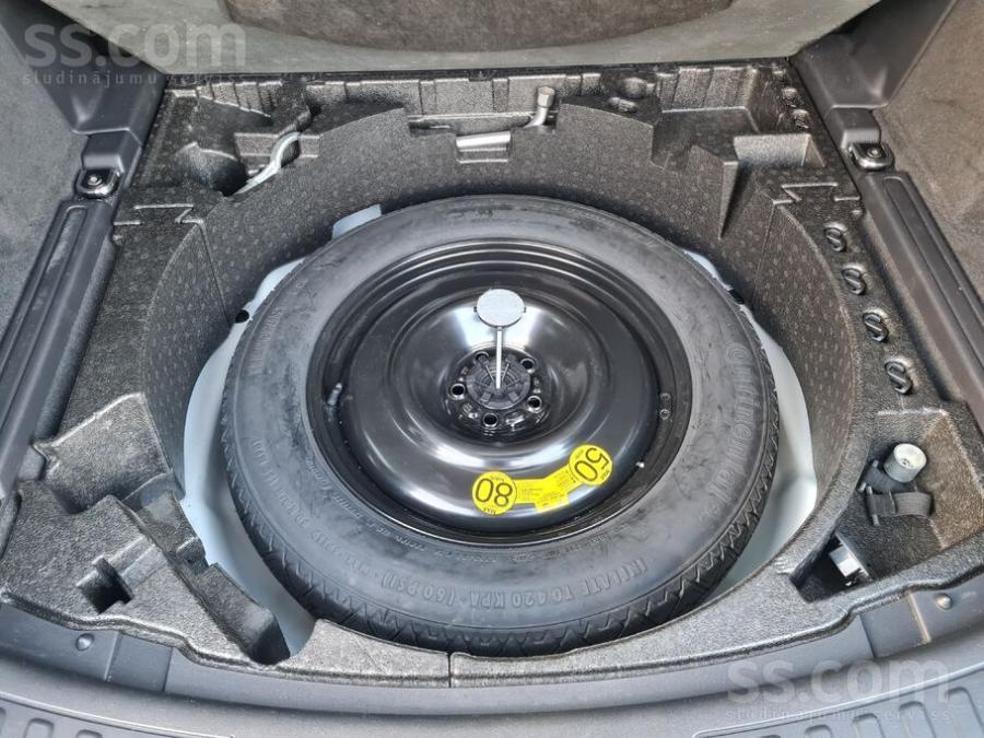 White Land Rover Discovery Sport 2015 in Daugavpils, with an engine capacity of 2.00 L and mileage of 129 thousand km for 16700 €, photo 19 on AUTOMOTO.COM.LV