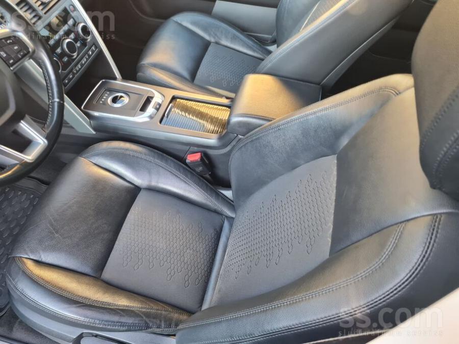 White Land Rover Discovery Sport 2015 in Daugavpils, with an engine capacity of 2.00 L and mileage of 129 thousand km for 16700 €, photo 23 on AUTOMOTO.COM.LV