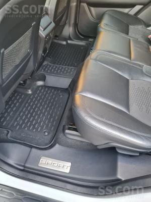 White Land Rover Discovery Sport 2015 in Daugavpils, with an engine capacity of 2.00 L and mileage of 129 thousand km for 16700 €, photo 25 on AUTOMOTO.COM.LV