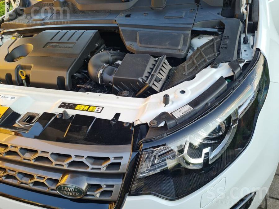 White Land Rover Discovery Sport 2015 in Daugavpils, with an engine capacity of 2.00 L and mileage of 129 thousand km for 16700 €, photo 29 on AUTOMOTO.COM.LV