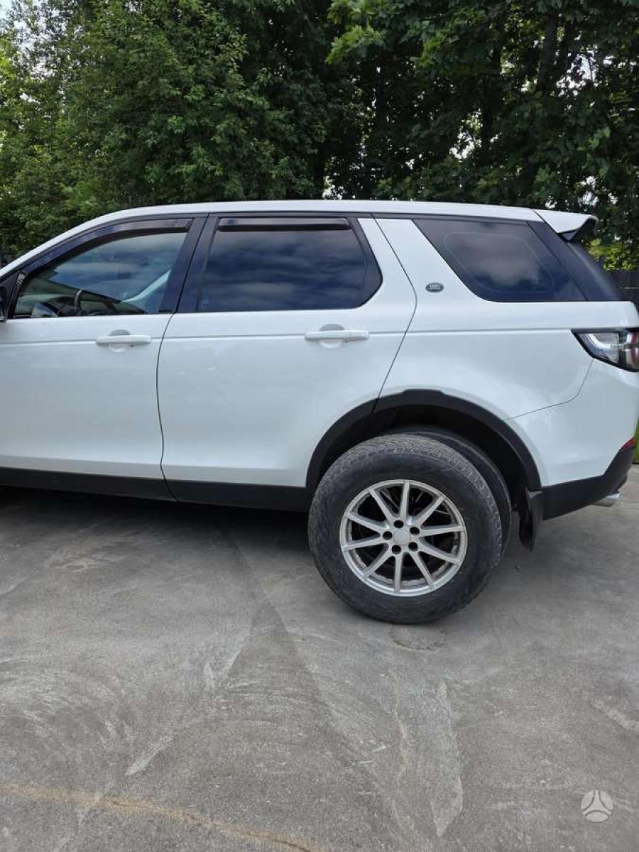 Белый Ленд Ровер Discovery Sport 2015 в Вильнюс, объемом двигателя 2.18 л и пробегом 303 тыс. км за 9300 €, фото 12 на AUTOMOTO.COM.LV