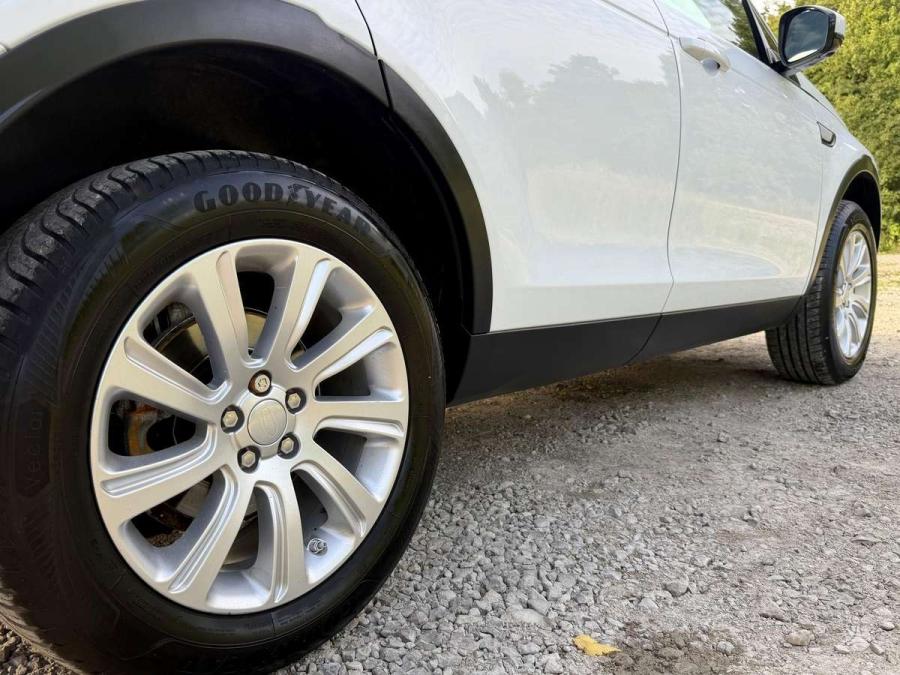 Белый Ленд Ровер Discovery Sport 2015 в Шяуляй, объемом двигателя 2.18 л и пробегом 195 тыс. км за 14450 €, фото 23 на AUTOMOTO.COM.LV
